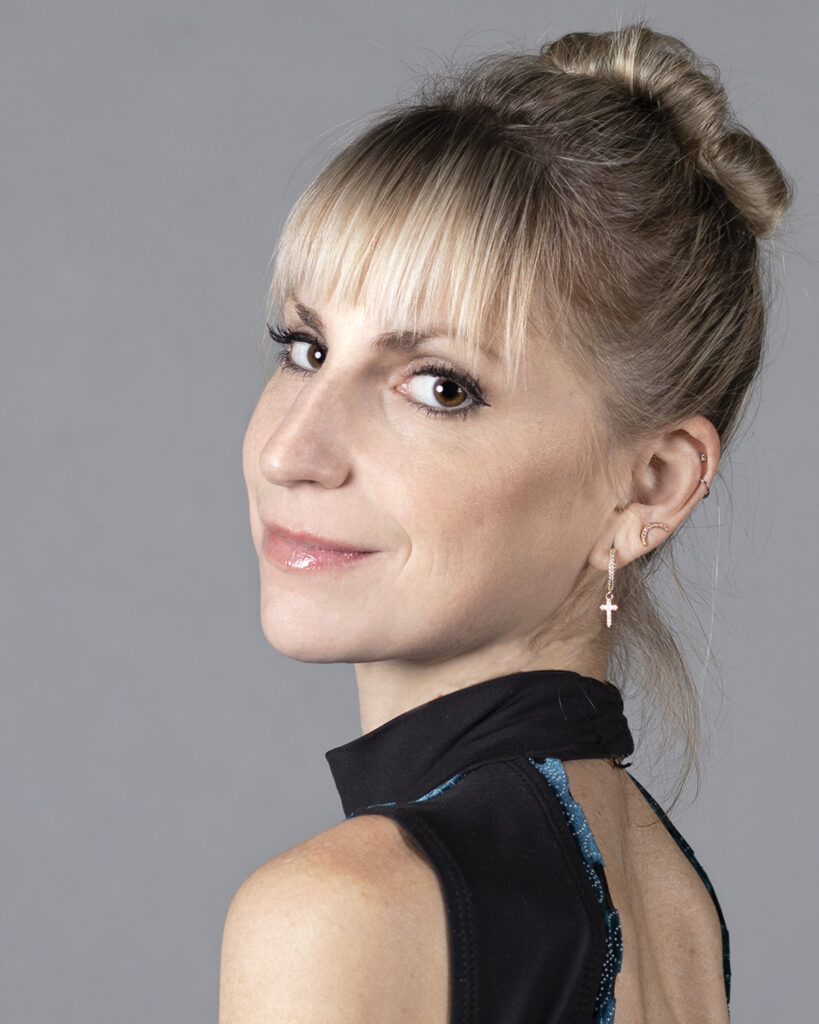 Bio - Andrea Bayne - Ballet Victoria